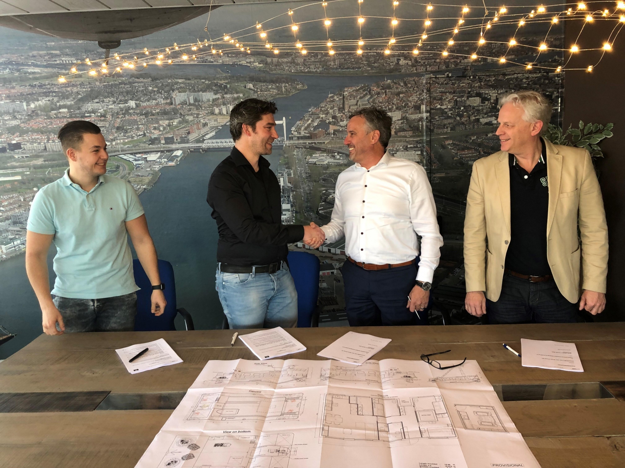Contract signed to build pusher for Royal Van der Wees | News